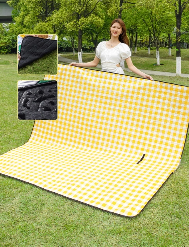 Outdoor picnic mat