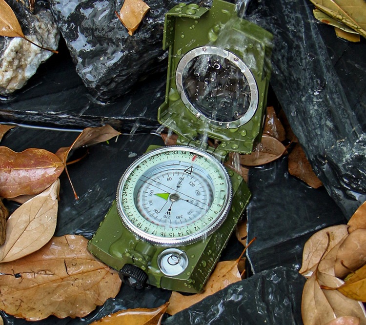 Outdoor multi-function compass