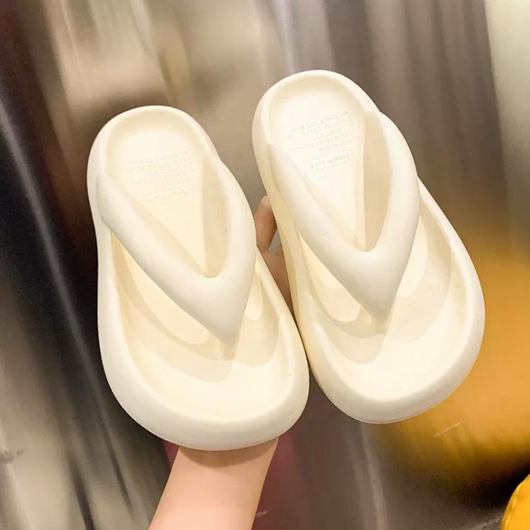 Women's Chunky Flip Flops