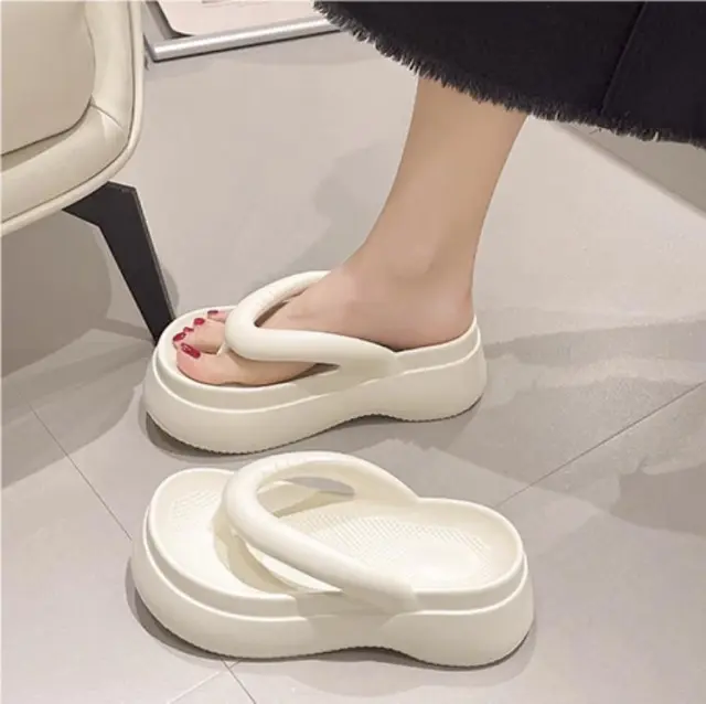 Lightweight Women's Pool Slides