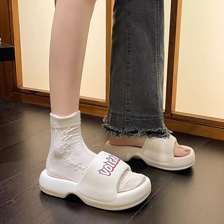 Bold Women's Chunky Flip Flops