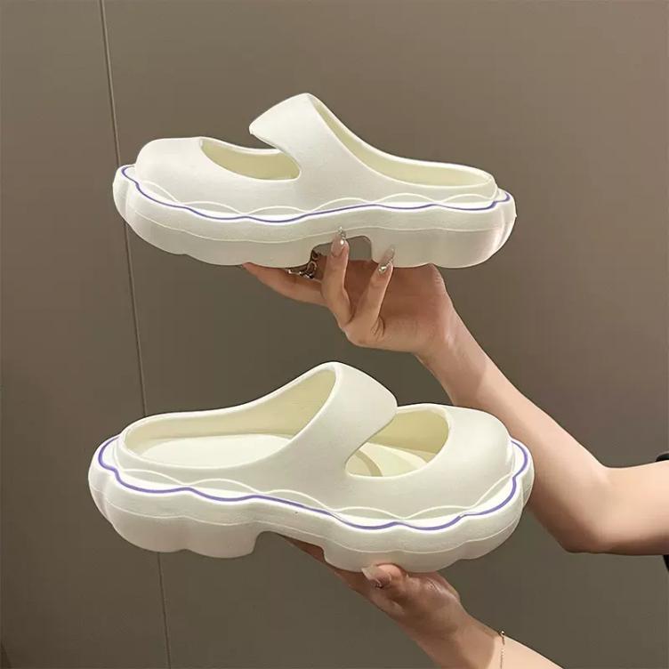 Secure Women's Closed Toe Slides