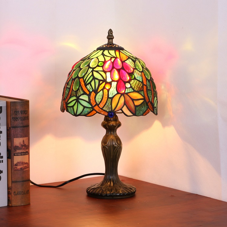 Tiffany Grape Glass Table Lamp