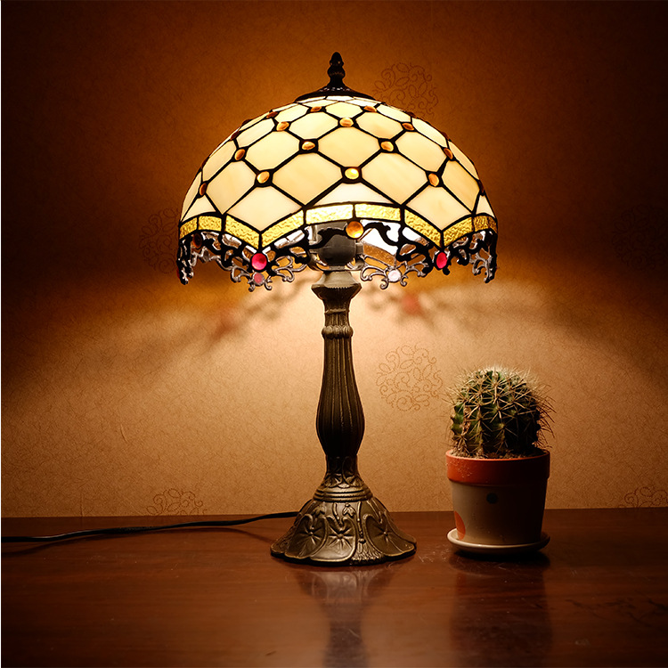 Vintage Beaded Lace Table Lamp