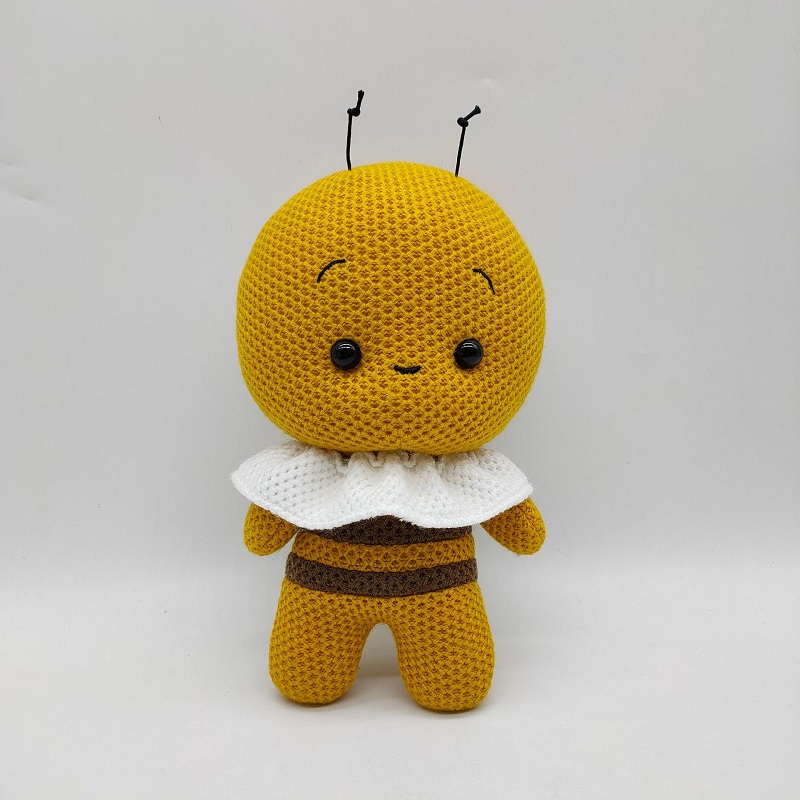 Knitted Little Bee plush toy