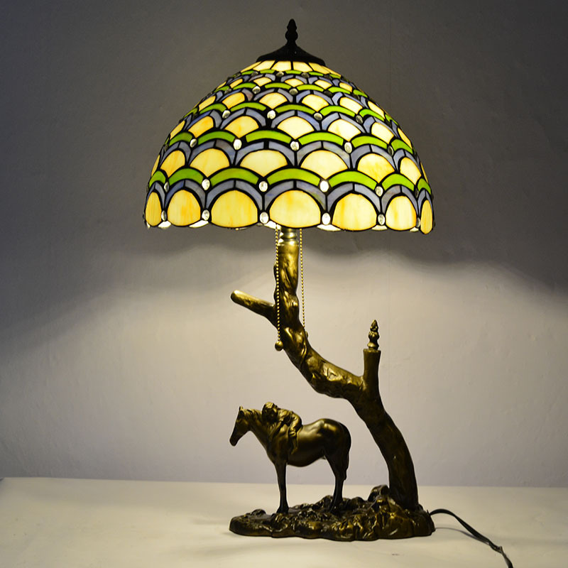 Tiffany Scale Pattern Table Lamp