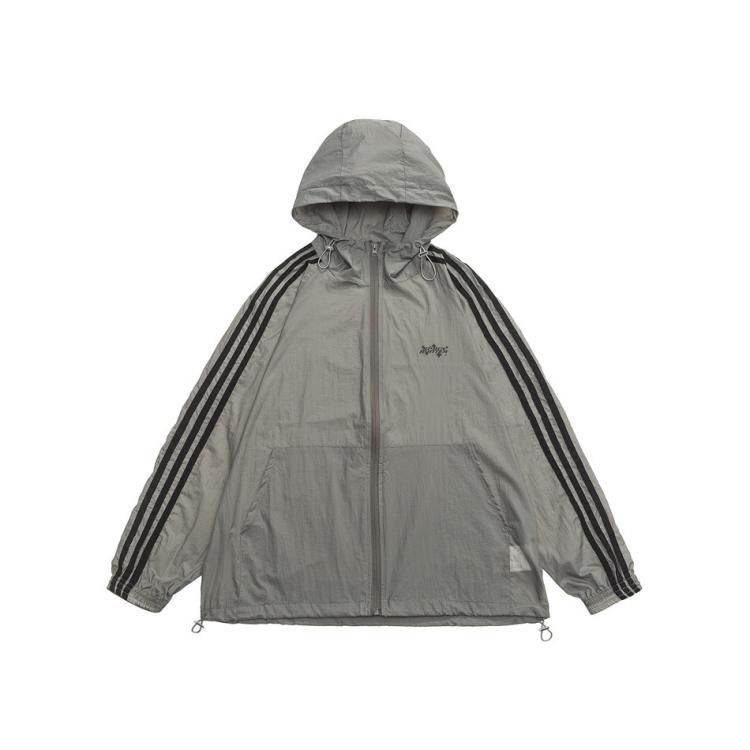 Functional Sportswear for Outdoors