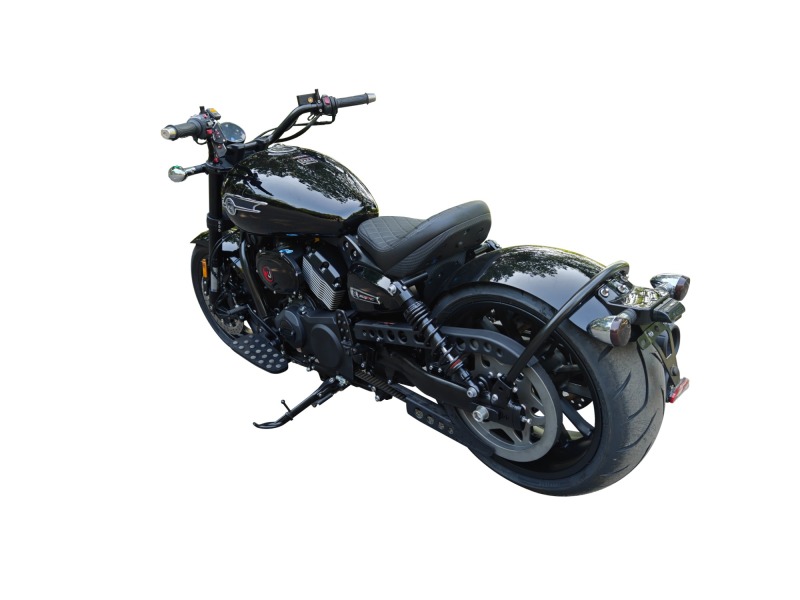 800cc V-type twin-cylinder liquid-cooled eight-valve asynchronous ...