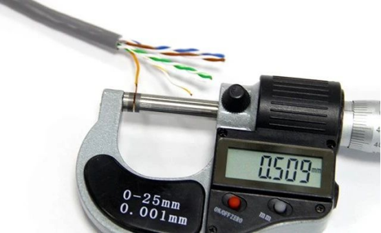 What is the maximum transmission distance of various network cables?,News