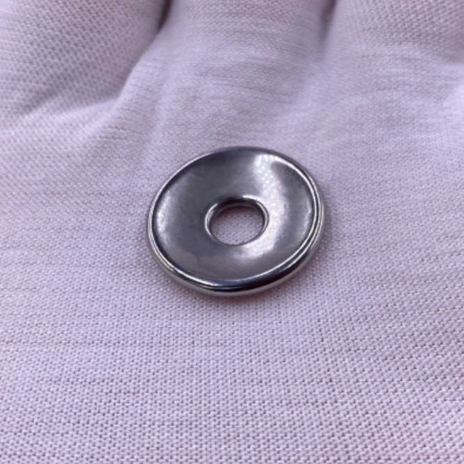 Micro Curved Spacer to Prevent Skin Pinch