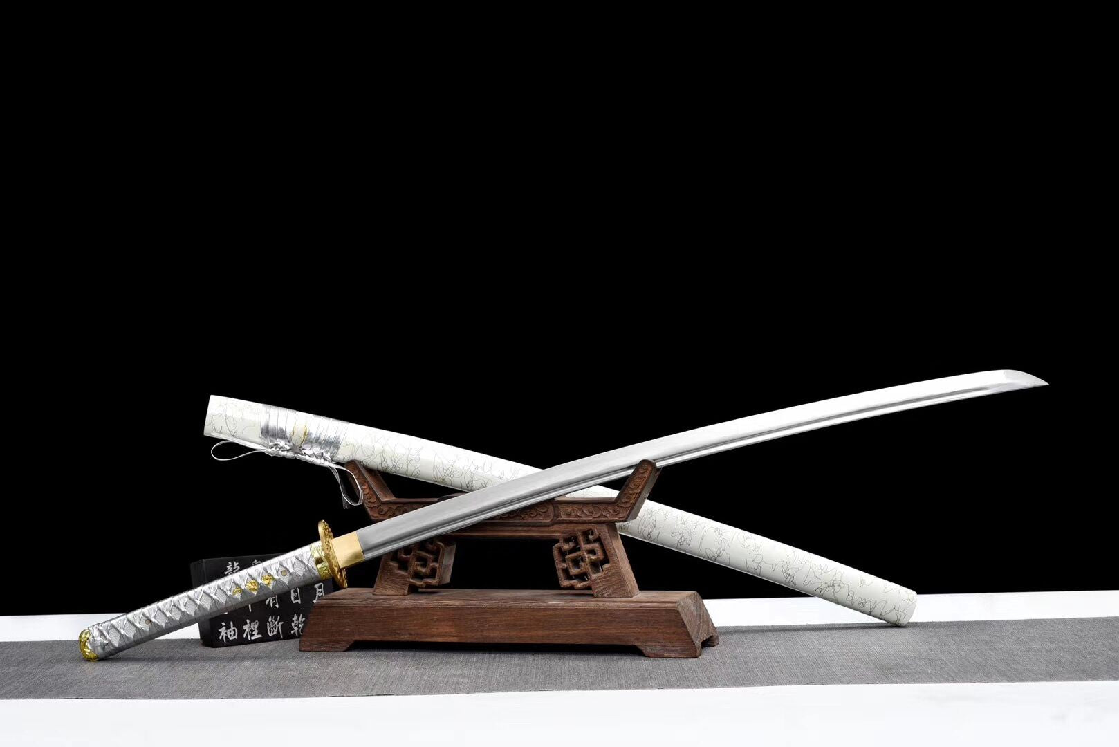 Floating-light katana,Samurai sword,Spring steel,Solid wood,Longquan sword,