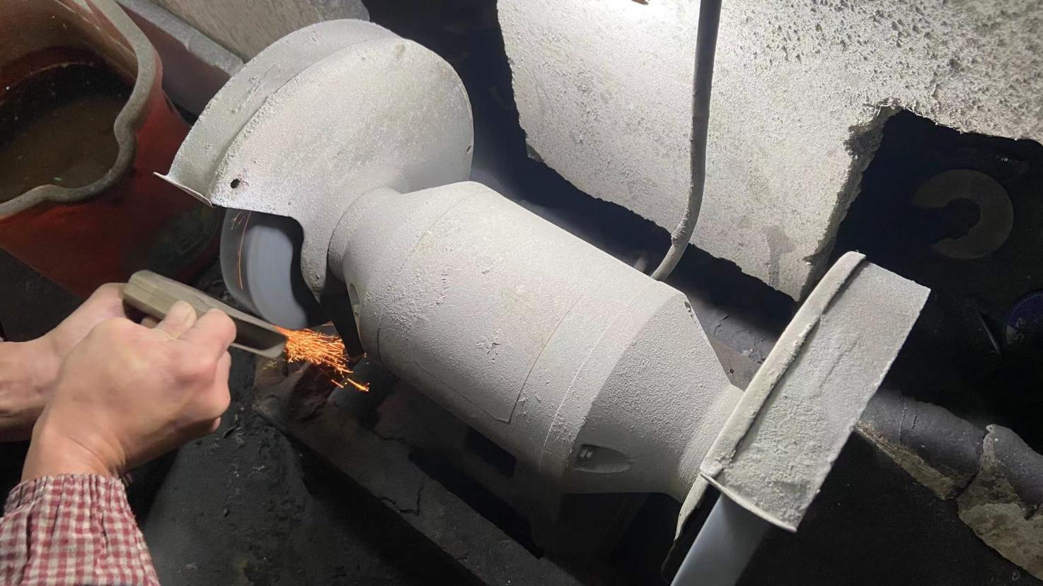 Differences Between Emery Files and Glass Files