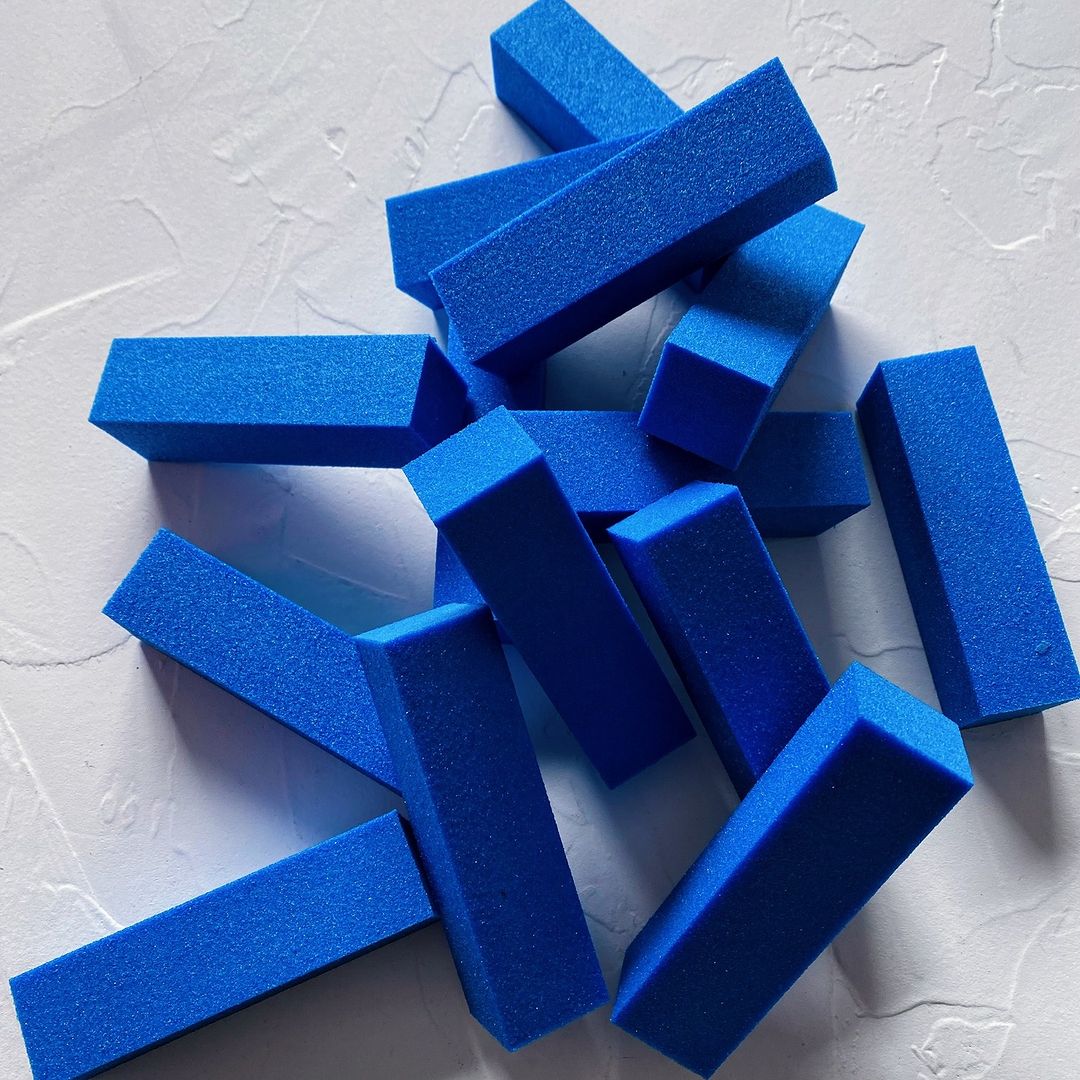 How to Find the Perfect Nail Shapes for Your Hand and Achieve Them