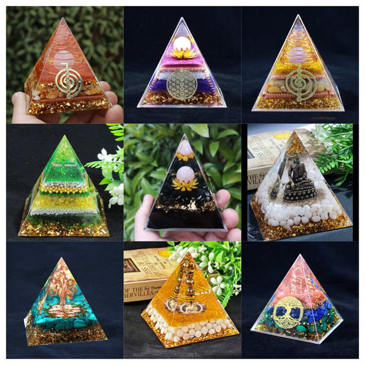 8cm crystal gravel pyramid