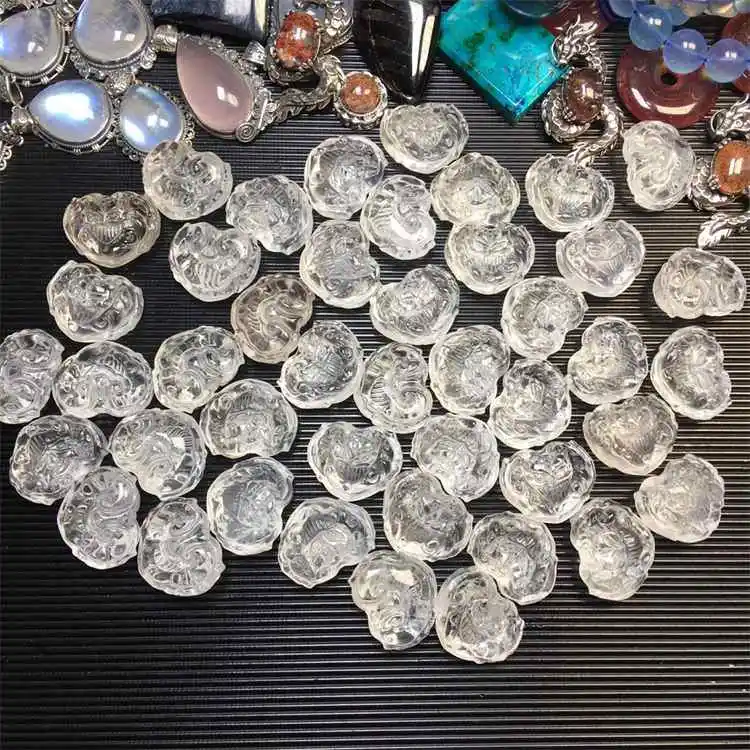 Natural white crystal nine-tailed fox accessories