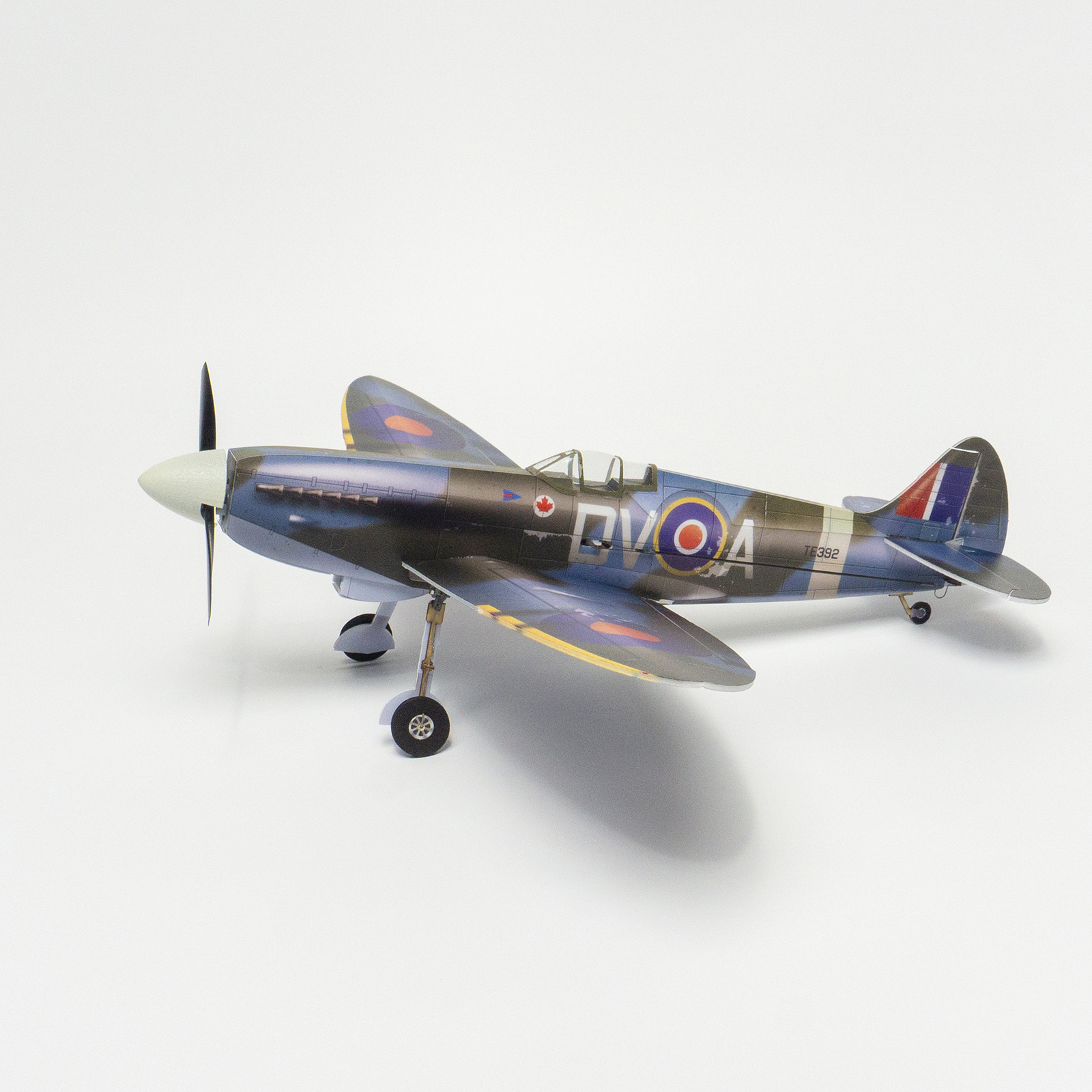 Spitfire MK XVI 5CH Aircraft with Retractable Landing Gear