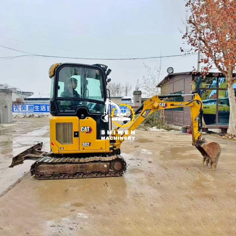 Used mini excavator CAT 302 CR with side swing boom and zero tail, CAT 301.5 302 303 304 305 305 ...