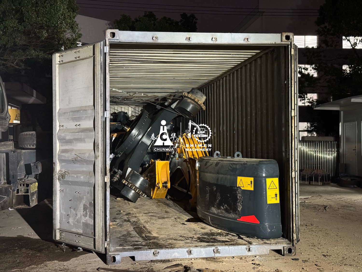 Case | Ship Hyundai R220 excavator to Africa!