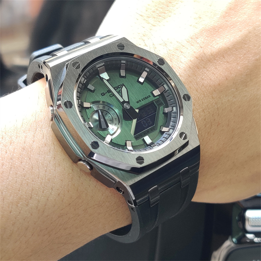 GM2100/GBM2100 Casioak Offshore Curve Style Fluorocarbon Strap Gun Grey