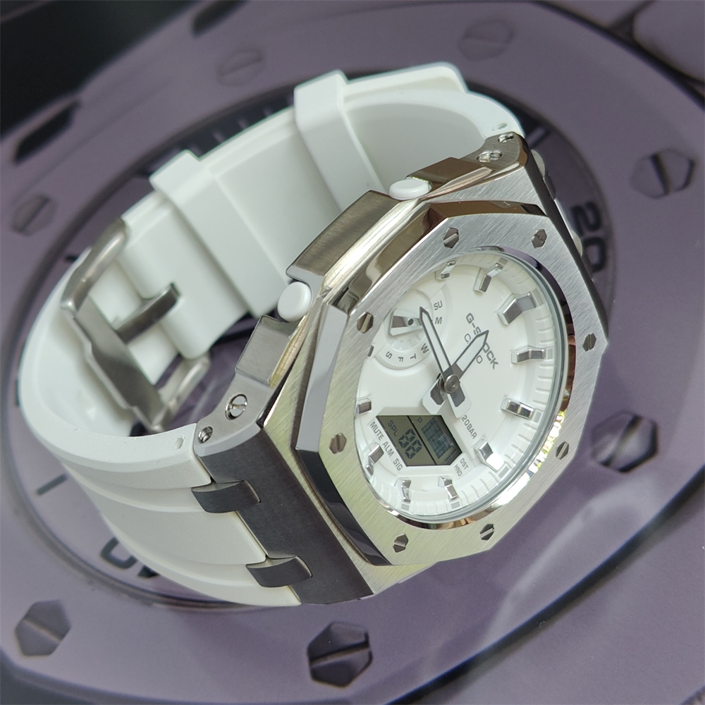 GMAS2100 Casioak MINI Curve Offshore for Thin Wrists Silver