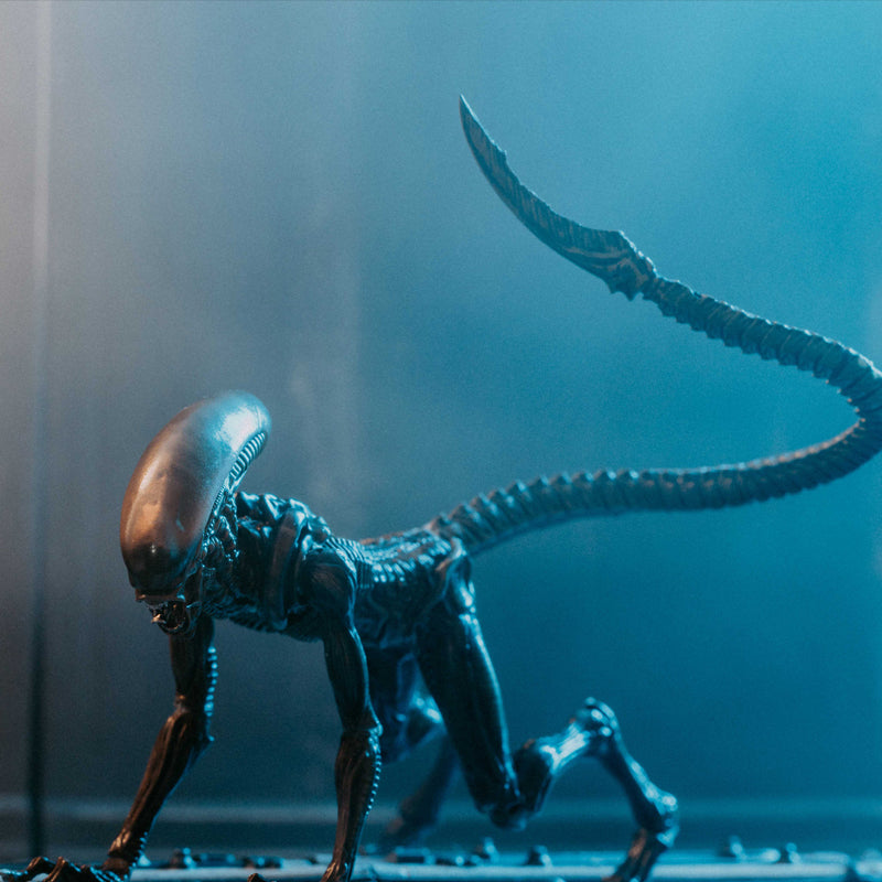 HIYA Exquisite Mini Series ALIEN Dog Alien Look Up Action Figure