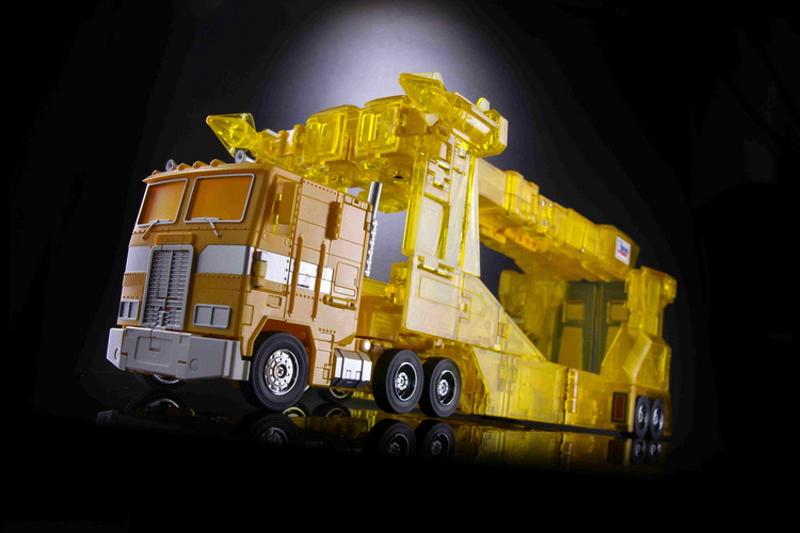 Transformer X-Transbots MX-22CY Citizen Stack Ultra Magnus Clear Yellow Ver