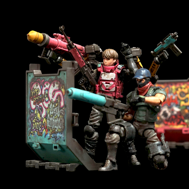 Acid Rain FAV-AP04 Viva la Loca – Halogen Fire Weapons Pack action figure