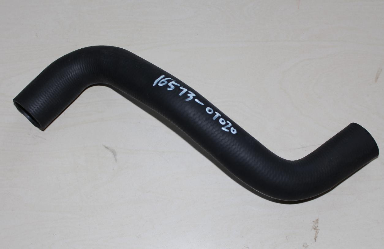 16573-0T020 Toyota Radiator Coolant Hose
