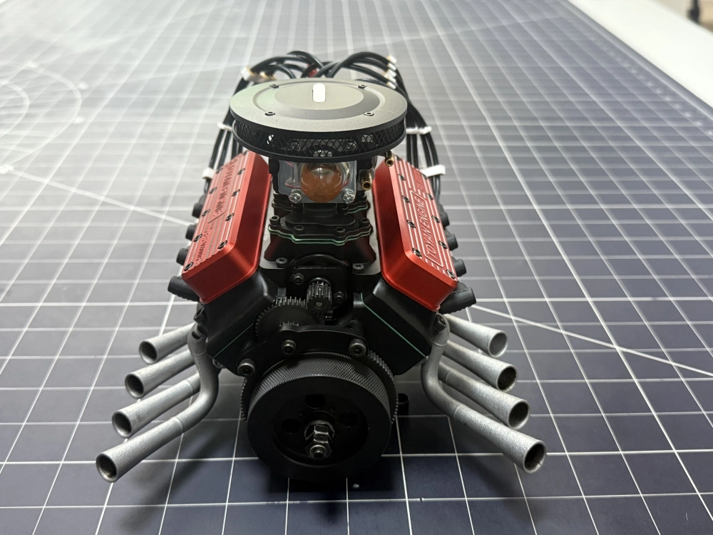 TOYAN Four-stroke V8 overhead valve water-cooled gasoline engine