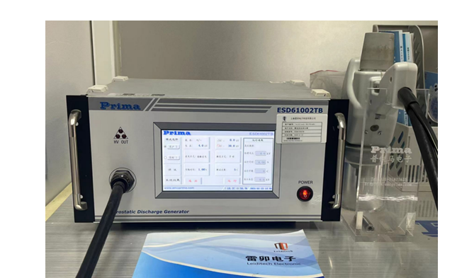 Comparative analysis of air discharge and contact discharge