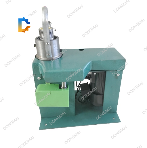 Small cord knitting machine