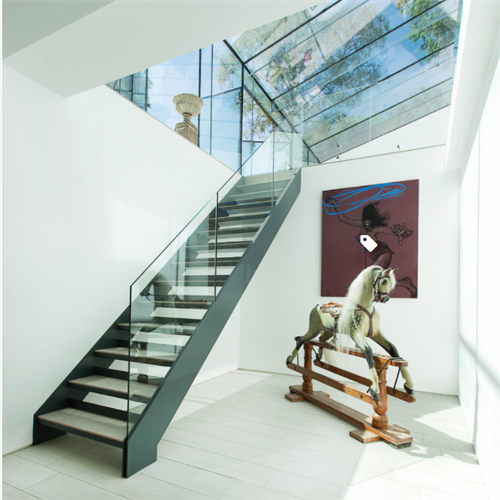 Modern steel wood staircase double side stringer stairs with glass railing