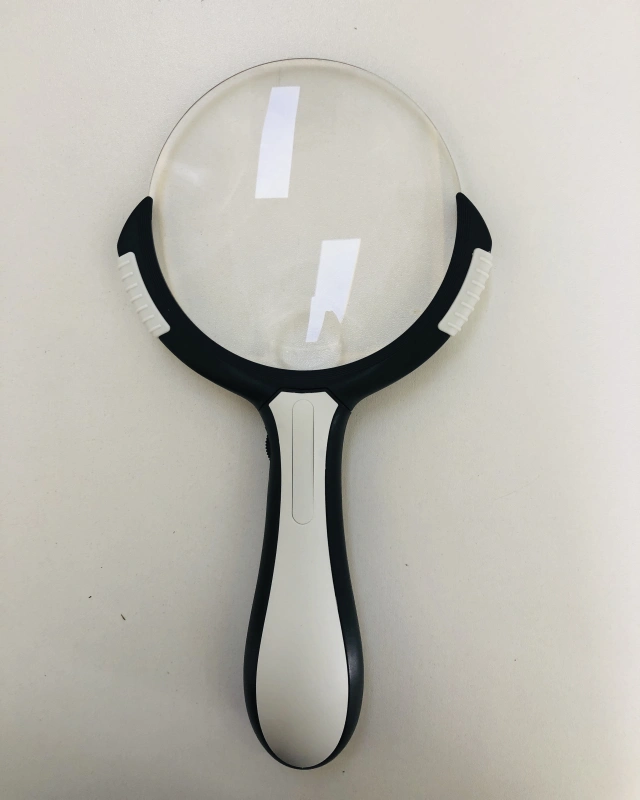 Handheld Bifocals magnifier C-1709 With LED light illumination hlaf rim