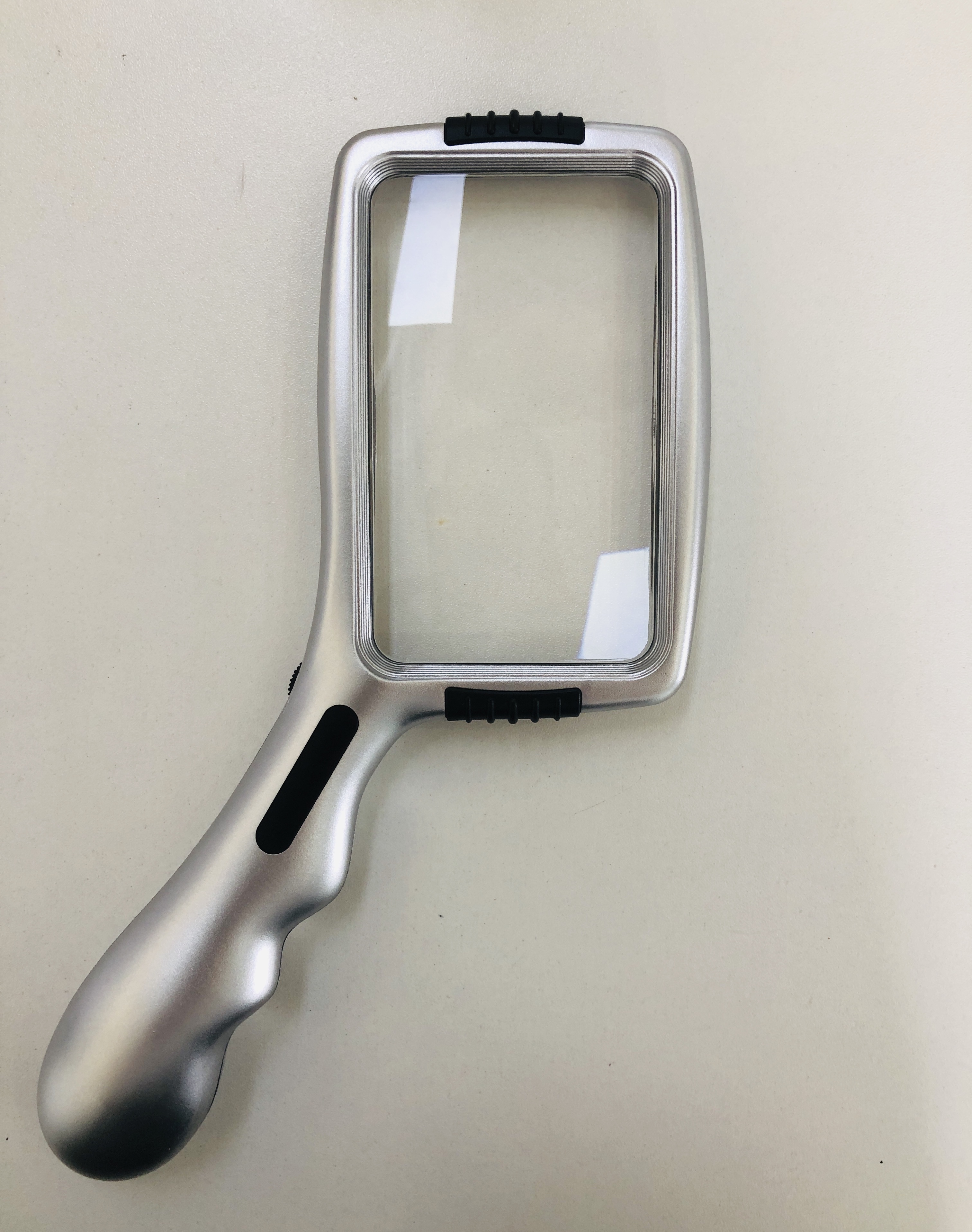 Handheld magnifier C-1703 With LED light illumination