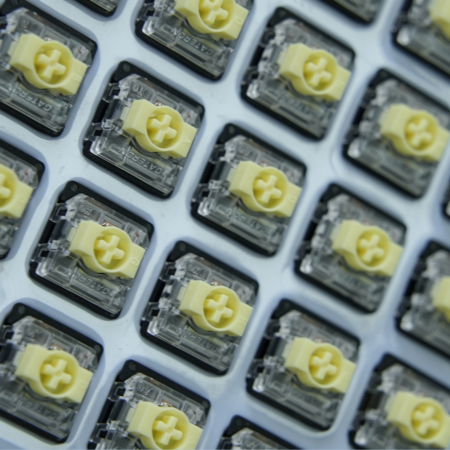 GATERON KS-33 Low Profile Banana Keyboard Switches, Tactile 65gf 3 Pin ...