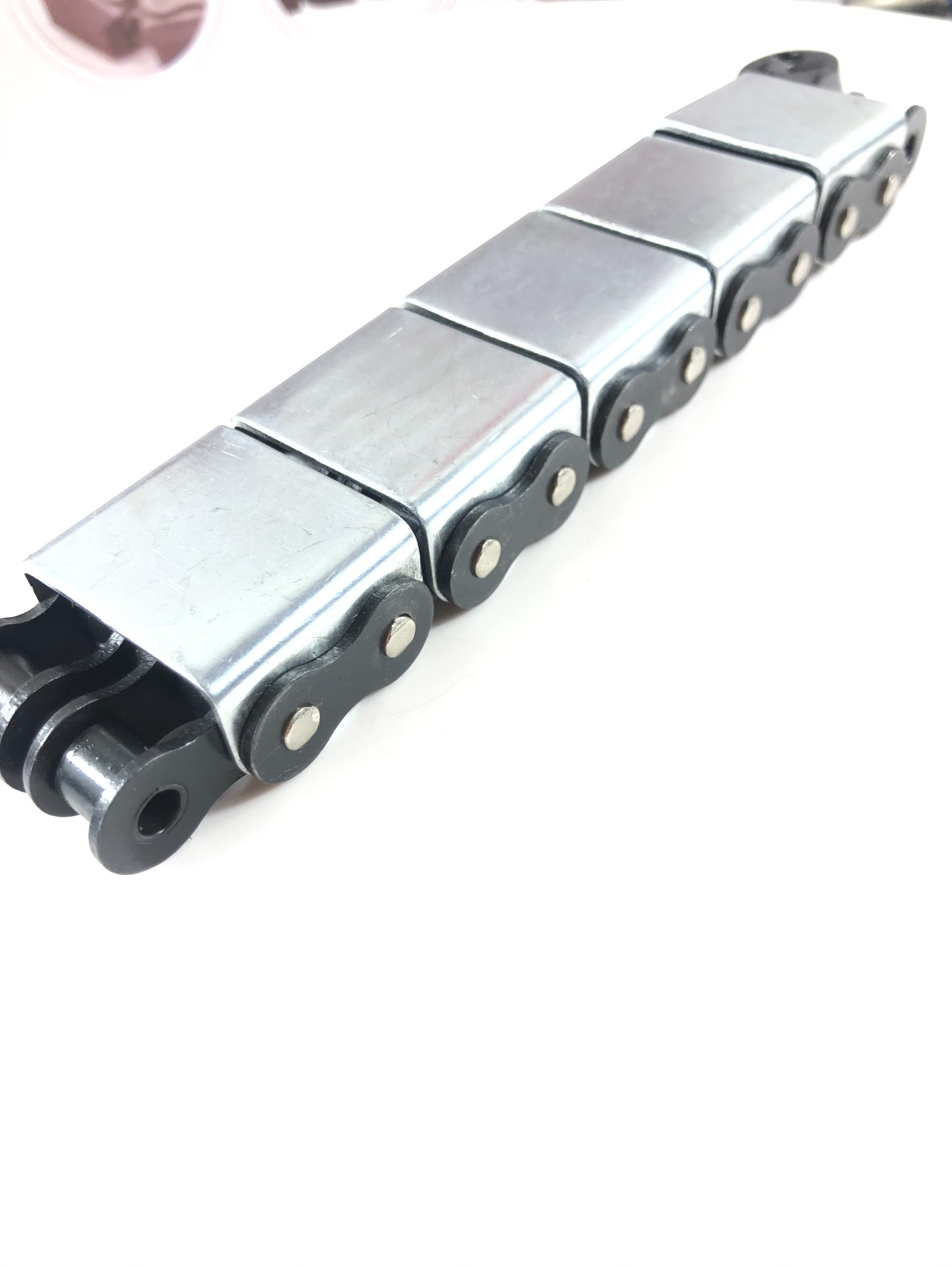 10A-2 conveyor chains with U type attachments,
