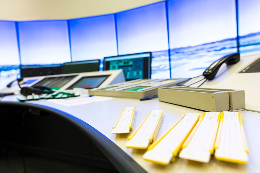 How to design the most suitable Air Traffic Control console?