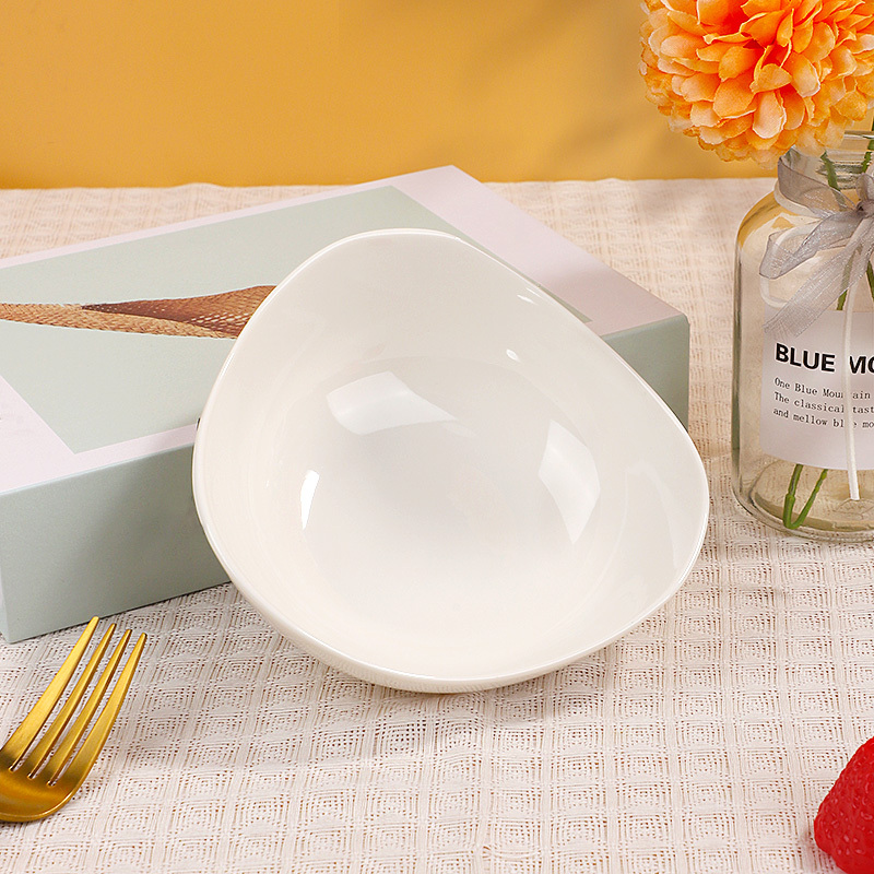 Rounded Triangle Bowl,Bowls