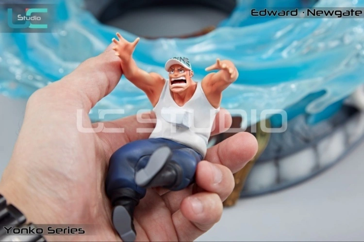 IN-STOCK UCS-Studios ONE PIECE Edward Newgate/Whitebeard statue