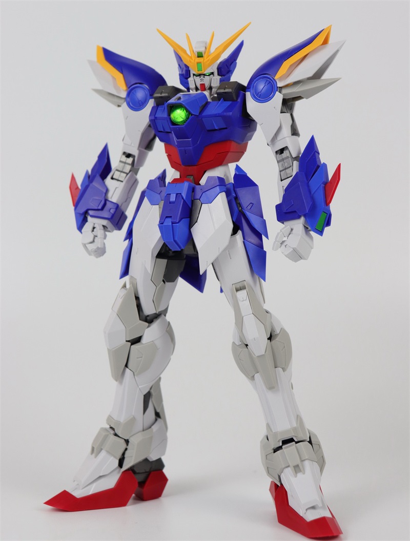 SUPERNOVA Wing Gundam Zero EW Ver. 1/100 MG XXXG-00W0 MOXIN Gundam