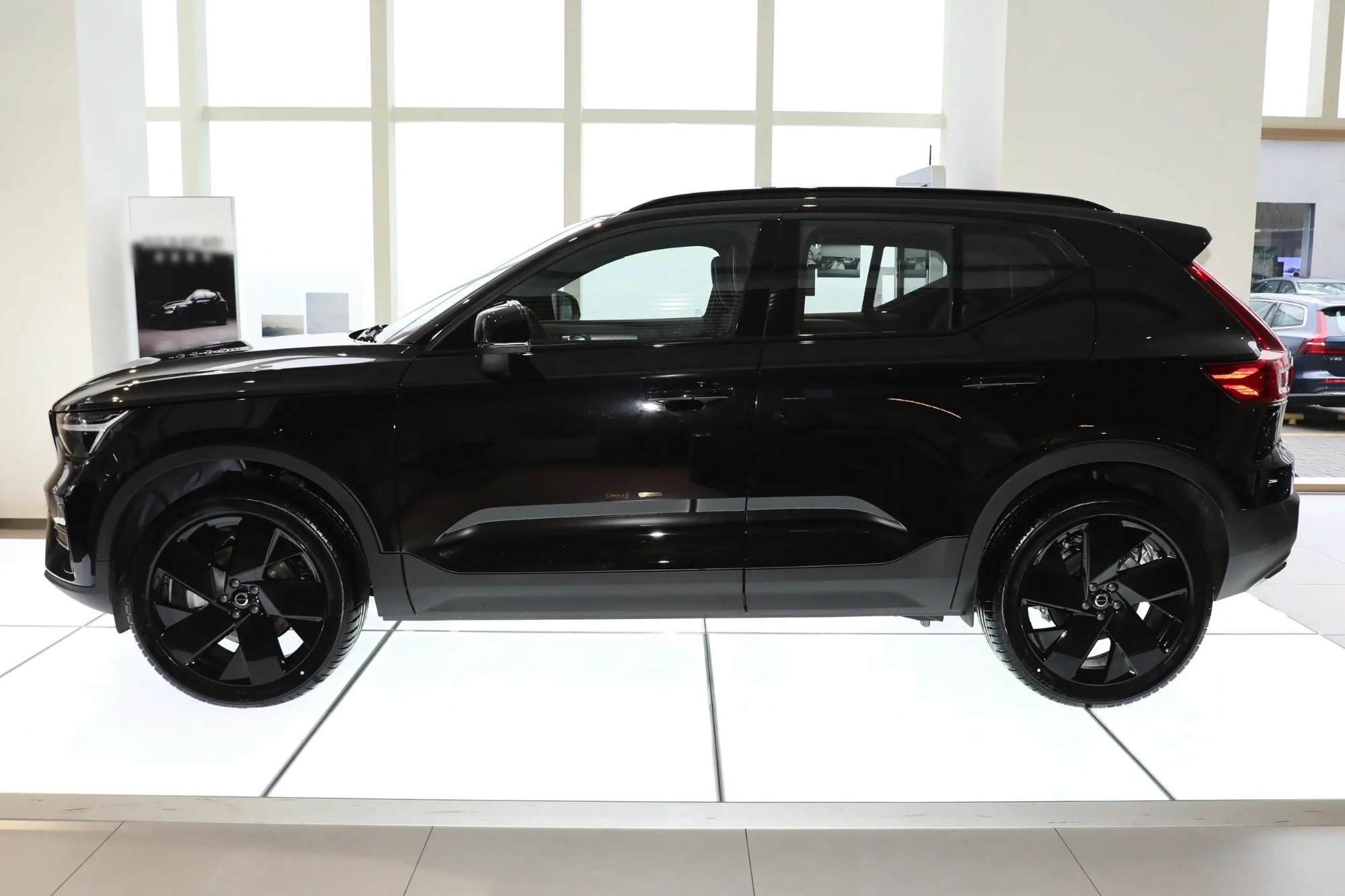 Volvo XC40 2025 B4 4WD Zhiyuan Polar Night Black Edition,XC40