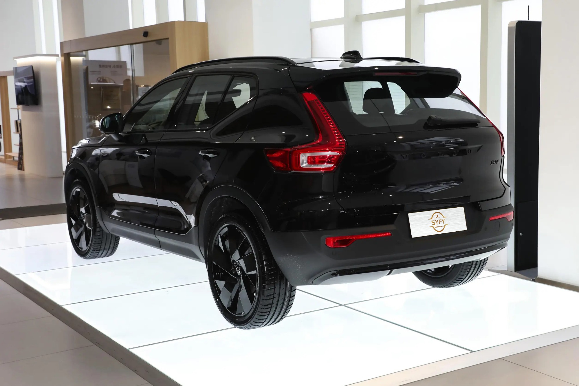 Volvo XC40 2025 B4 4WD Zhiyuan Polar Night Black Edition,XC40