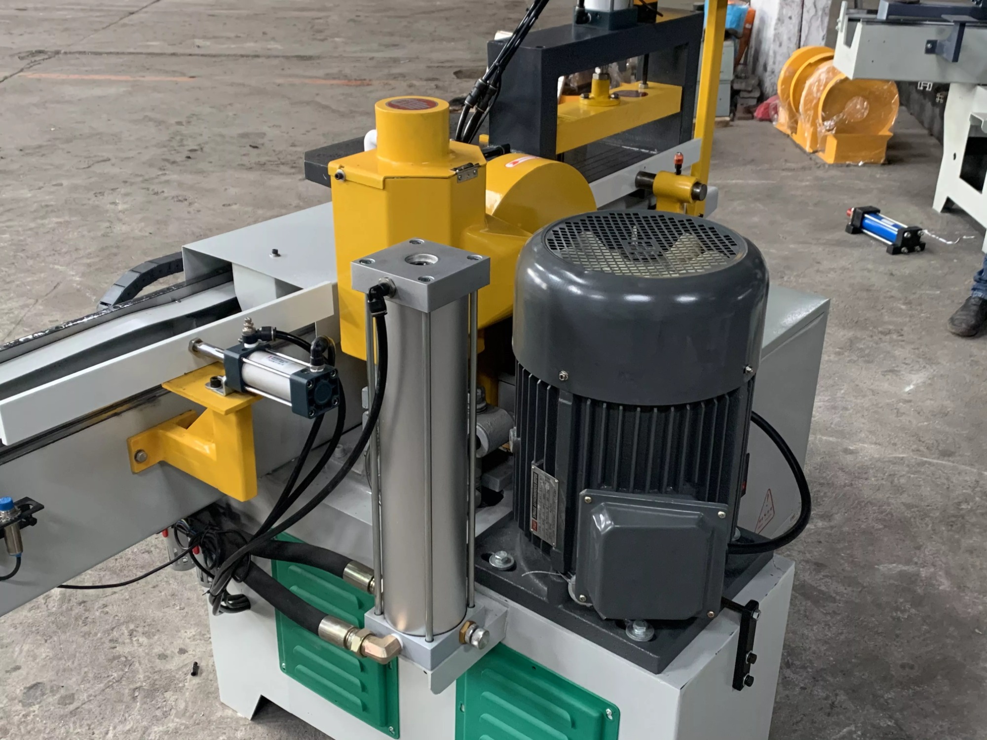Rilyn Pneumatic Semi-automatic Finger Joint Comb Tenoning Machine MX3512B
