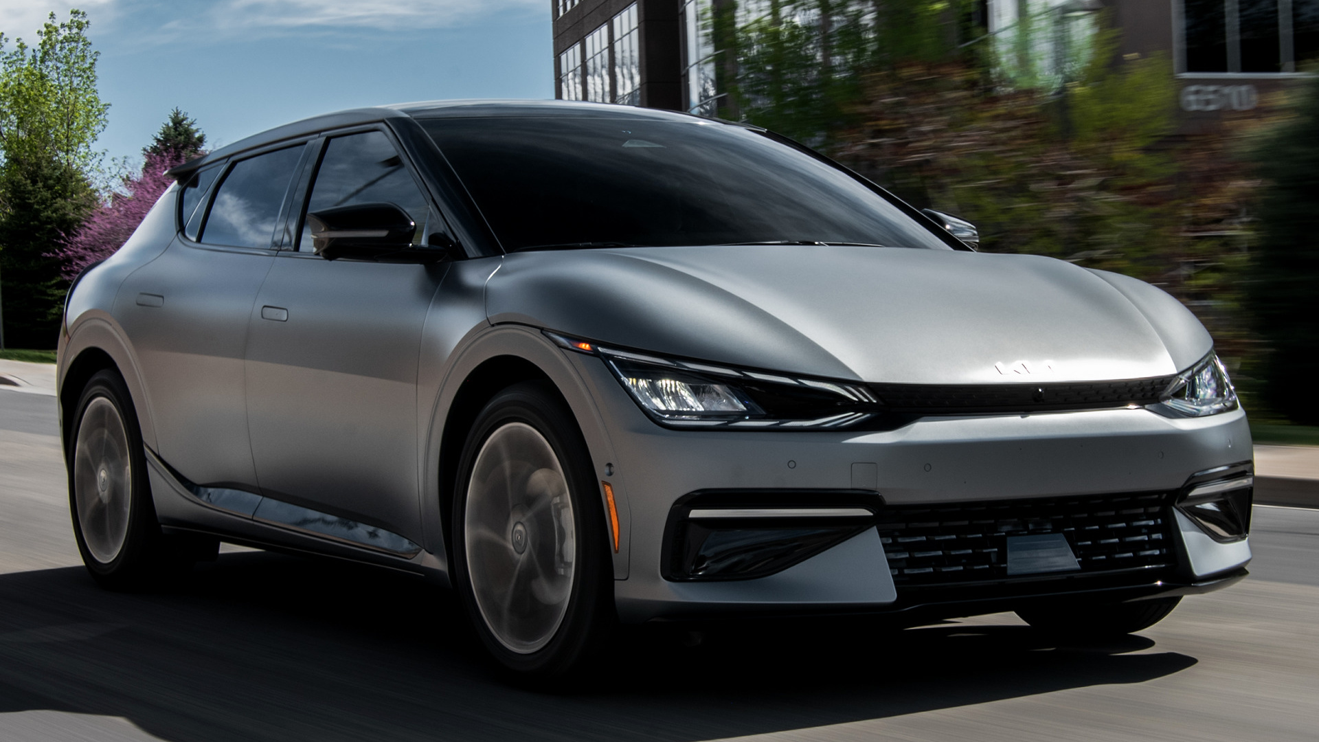 Harnessing Bidirectional Charging Technology to Empower EV Owners