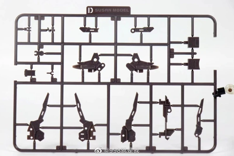 Susan Model 1/100 MG R4 EXIA 00Q PACK