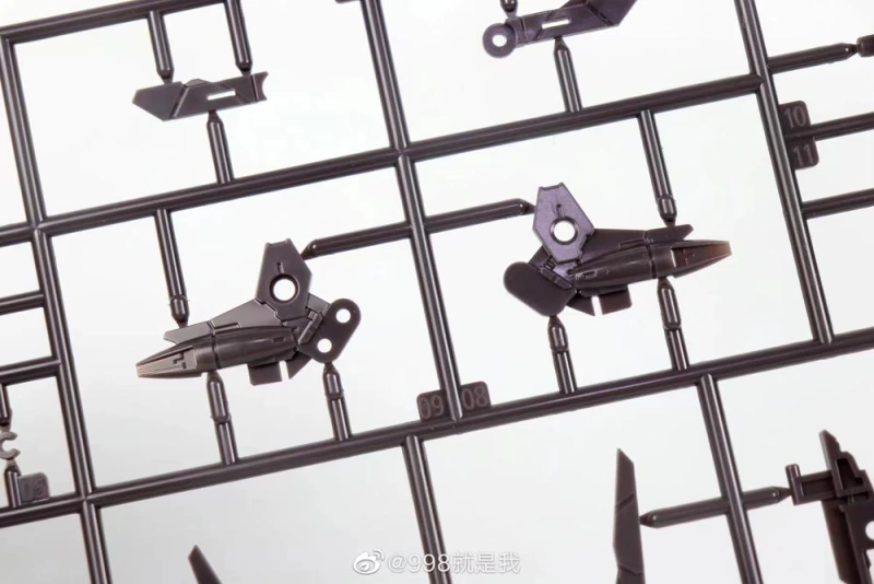 Susan Model 1/100 MG R4 EXIA 00Q PACK