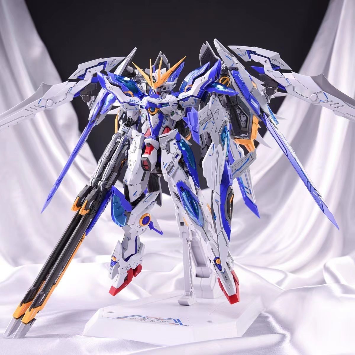 Super Nova ZZA MG 1/100 WING ZERO BLUE FLAME EVO MODEL
