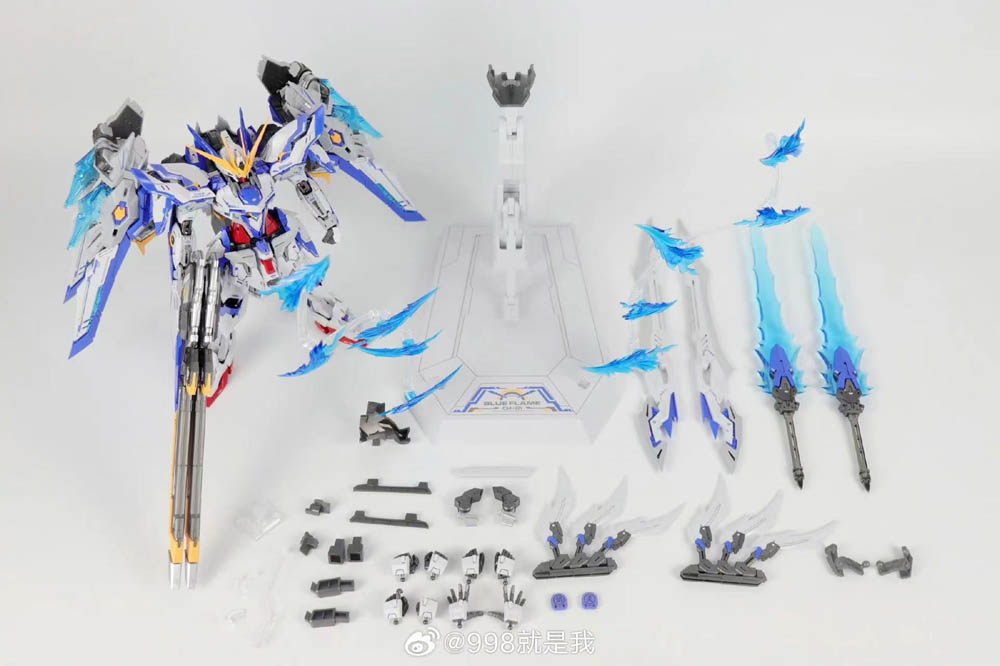 Super Nova ZZA MG 1/100 WING ZERO BLUE FLAME EVO MODEL