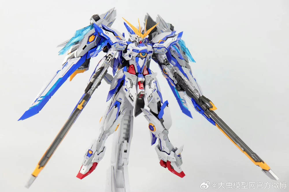 Super Nova ZZA MG 1/100 WING ZERO BLUE FLAME EVO MODEL