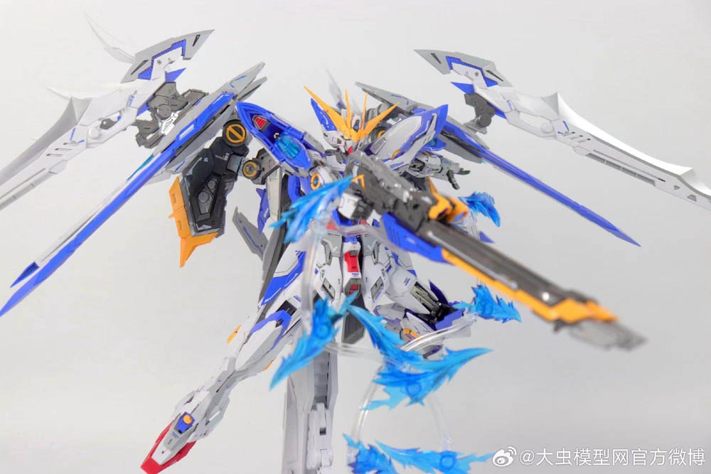 Super Nova ZZA MG 1/100 WING ZERO BLUE FLAME EVO MODEL